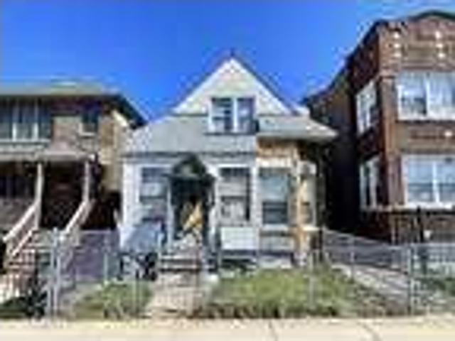 3 bedroom in Chicago IL 60638