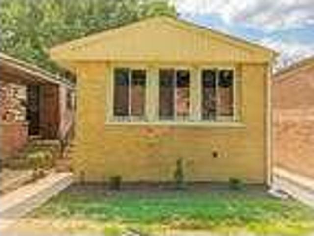 3 bedroom in Chicago Illinois 60643