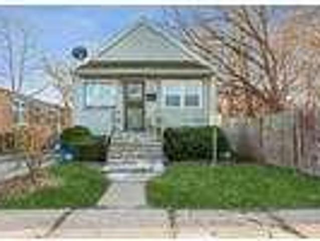 3 bedroom in Chicago Illinois 60628