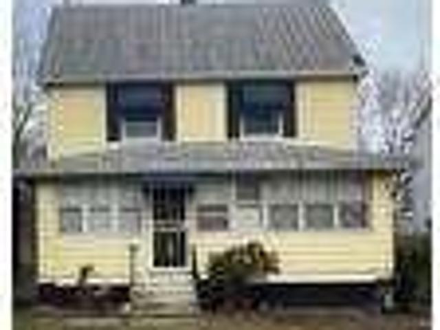 3 bedroom in Cleveland Ohio 44105