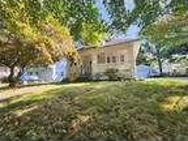 3 bedroom in Cleveland Heights OH 44121