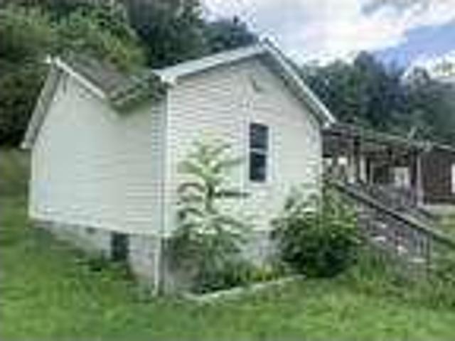 3 bedroom in Beaver West Virginia 25813