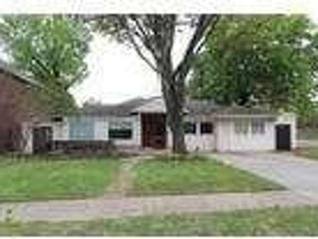 3 bedroom in Bellaire Texas 77401