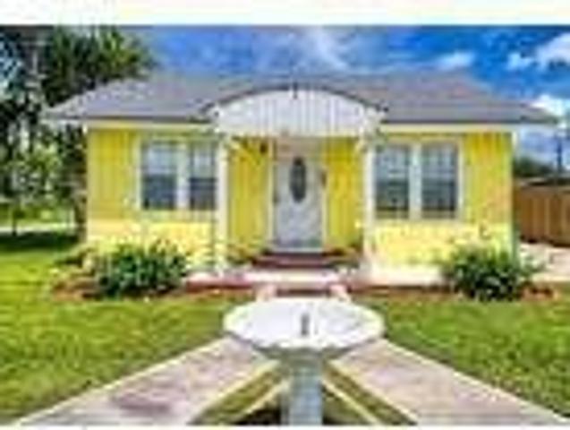 3 bedroom in Gregory TX 78359