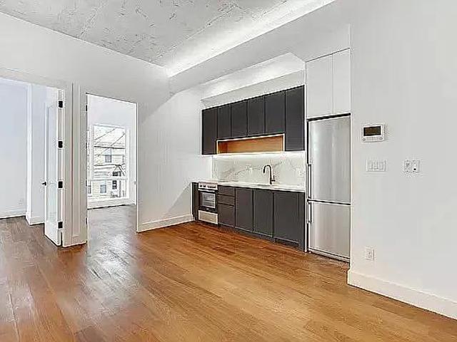 3 bedroom in Greenpoint