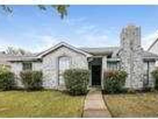 3 bedroom in Dallas TX 75227