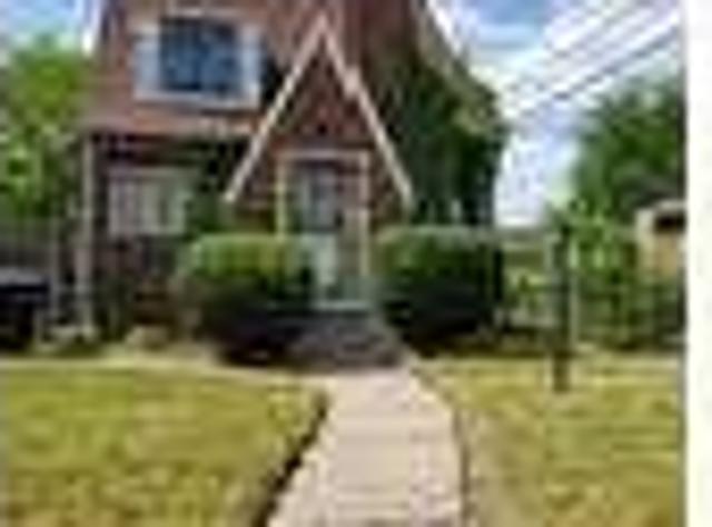 3 bedroom in Detroit Michigan 48205