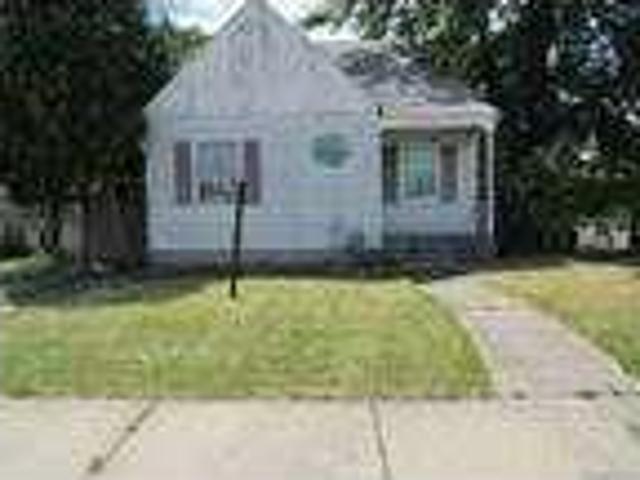 3 bedroom in Detroit Michigan 48205