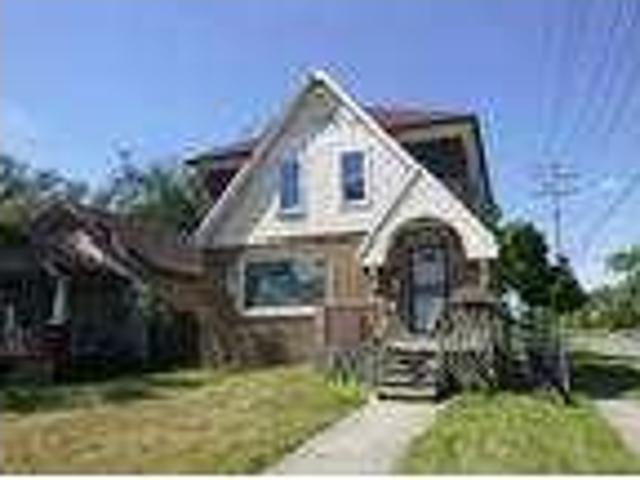 3 bedroom in Detroit Michigan 48223