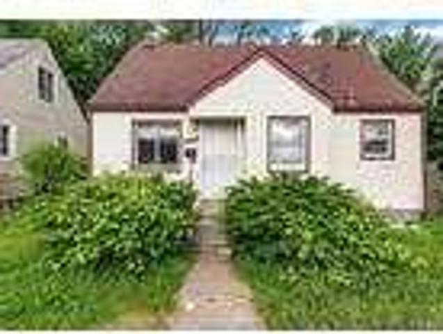 3 bedroom in Detroit Michigan 48221