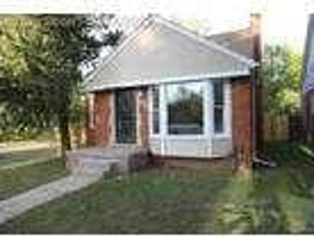 3 bedroom in Detroit Michigan 48227