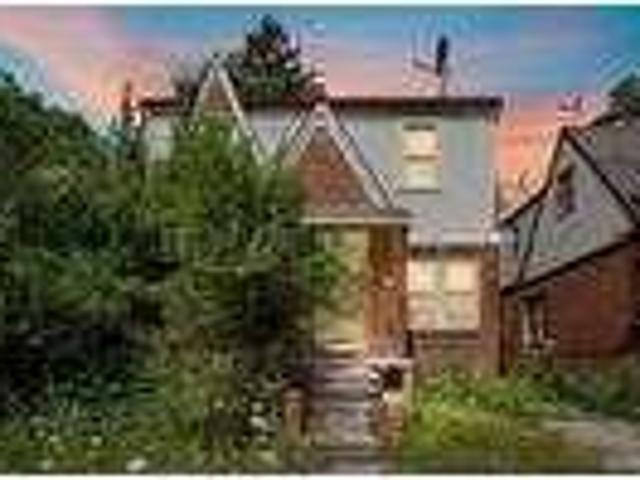 3 bedroom in Detroit Michigan 48227
