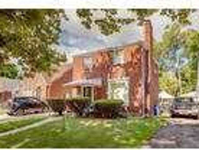 3 bedroom in Detroit Michigan 48224