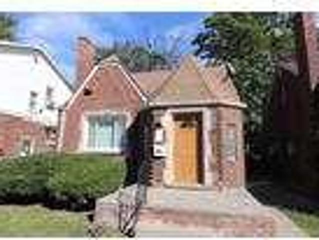 3 bedroom in Detroit Michigan 48235