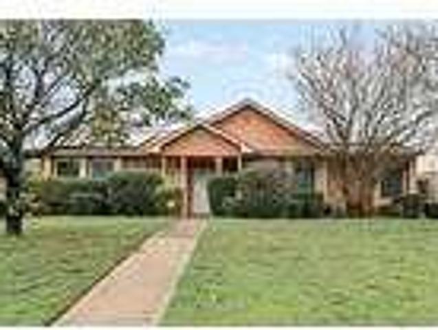 3 bedroom in Duncanville TX 75137