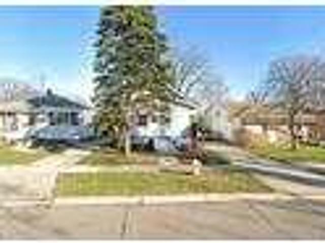 3 bedroom in Eastpointe Michigan 48021
