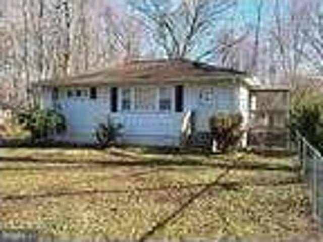 3 bedroom in Essex MD 21221