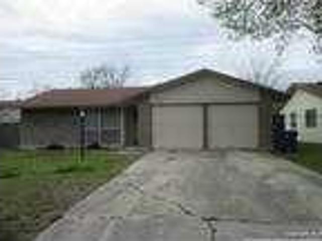 3 bedroom in Kirby Texas 78219