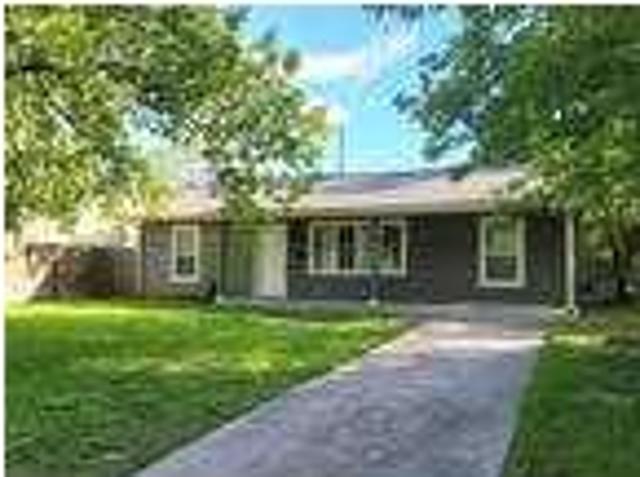 3 bedroom in Houston Texas 77033
