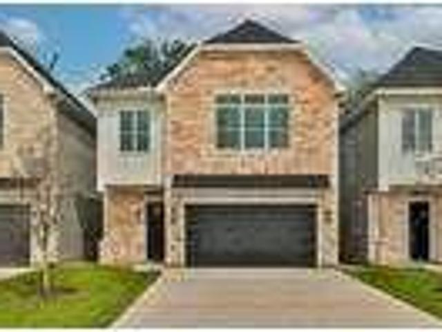 3 bedroom in Houston TX 77069