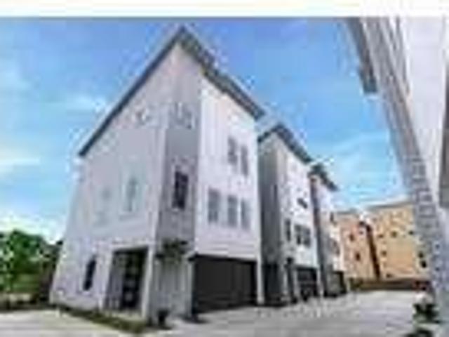 3 bedroom in Houston TX 77018