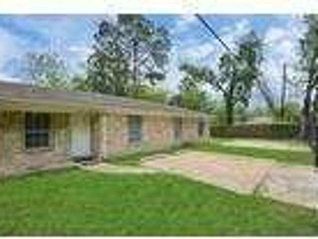 3 bedroom in Houston TX 77028