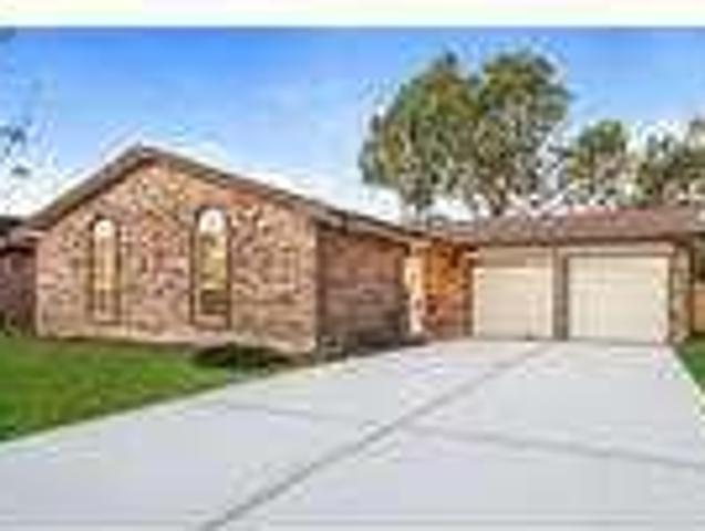 3 bedroom in Houston TX 77489
