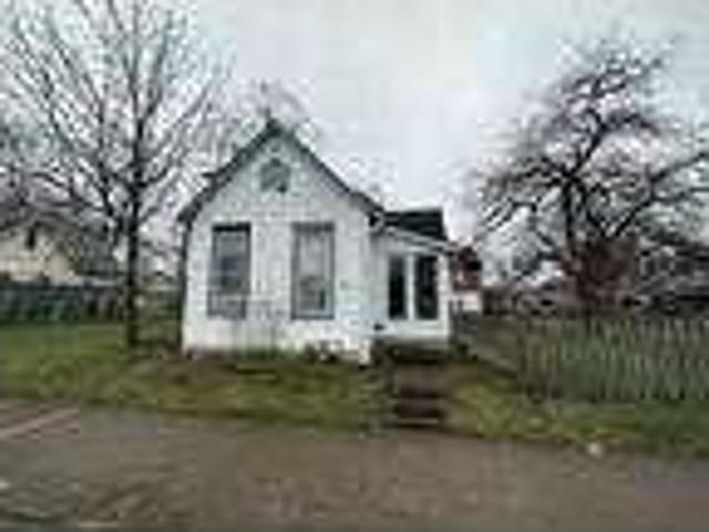 3 bedroom in Indianapolis IN 46201