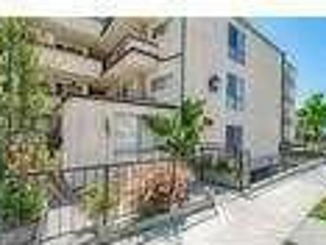 3 bedroom in Inglewood California 90302