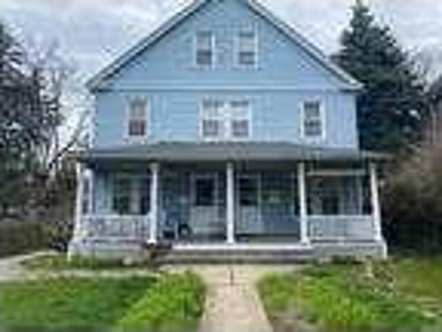 3 bedroom in Oyster Bay NY 11771