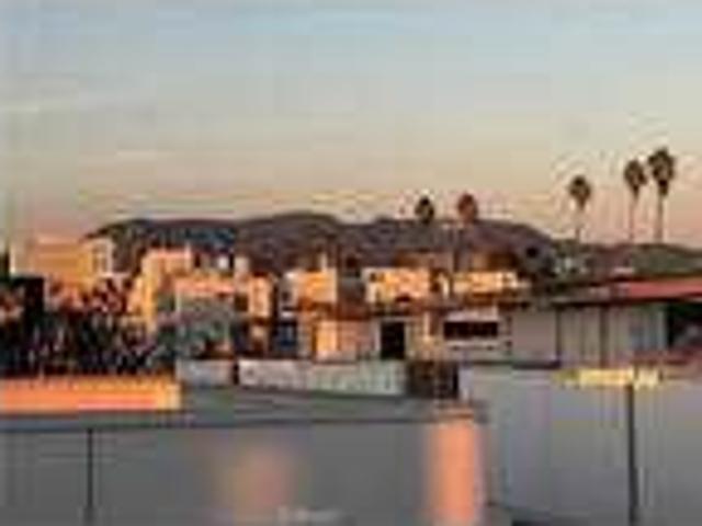 3 bedroom in Los Angeles CA 90038