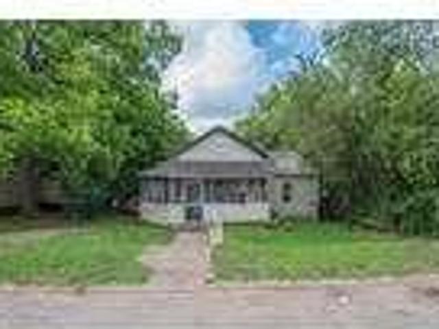 3 bedroom in Lagrange GA 30241