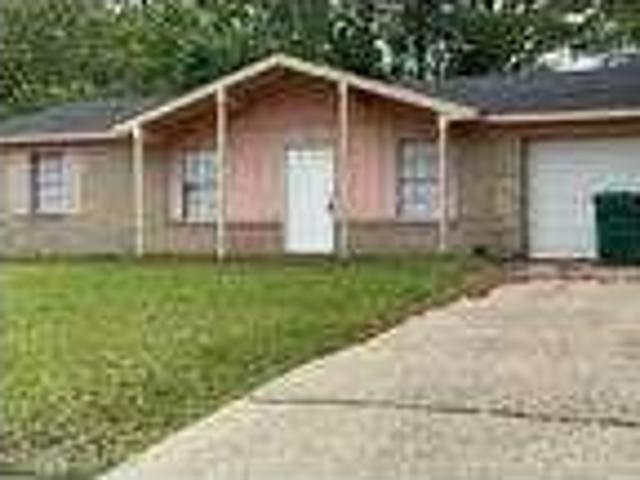 3 bedroom in Moss Point MS 39563