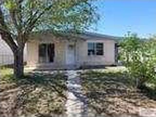 3 bedroom in Mercedes TX 78570