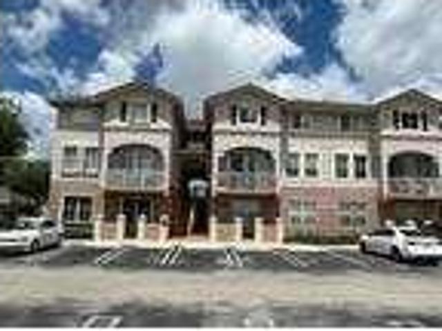 3 bedroom in Miami FL 33174