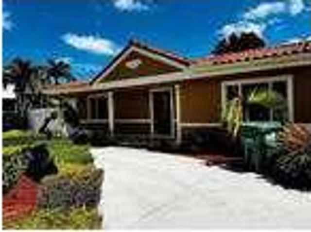 3 bedroom in Miami Florida 33165
