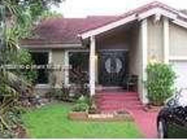 3 bedroom in Miami Florida 33196