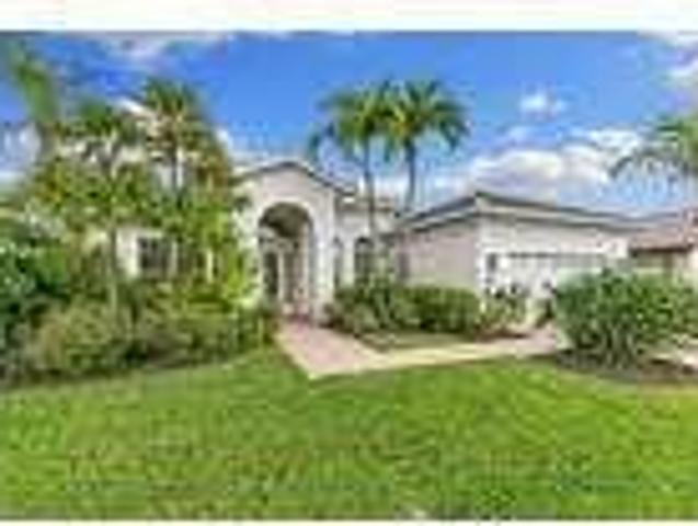 3 bedroom in Naples FL 34113
