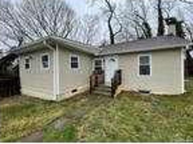3 bedroom in Sound Beach NY 11789