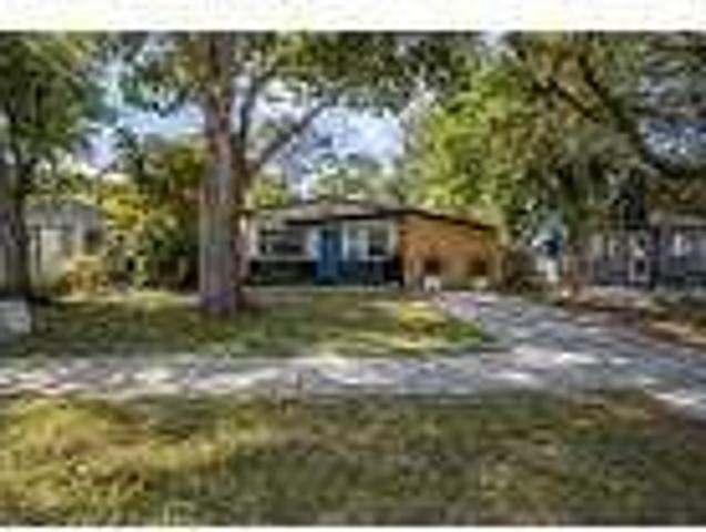 3 bedroom in Saint Petersburg FL 33703