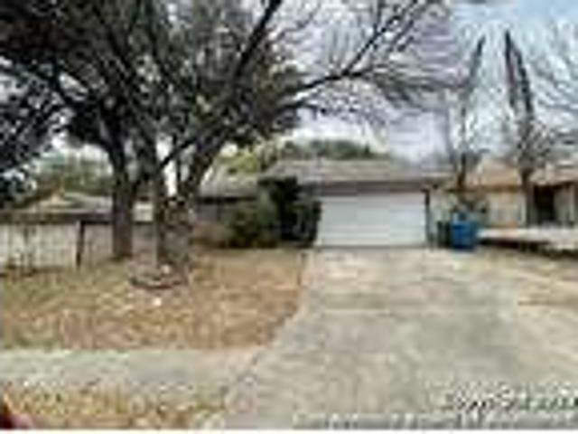 3 bedroom in San Antonio TX 78240