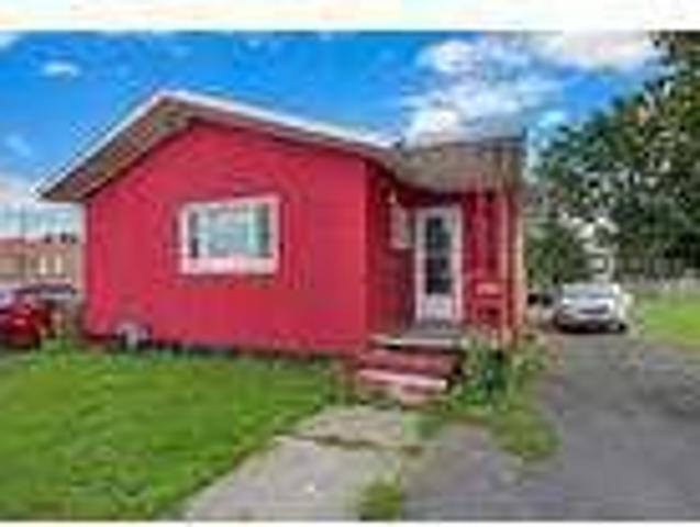 3 bedroom in Syracuse New York 13208