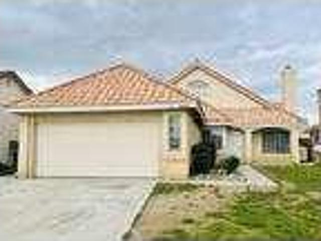 3 bedroom in Palmdale CA 93552