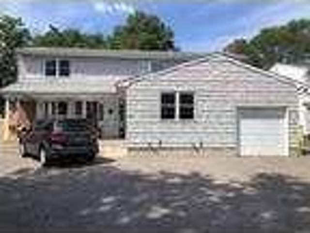 3 bedroom in Plainview New York 11803