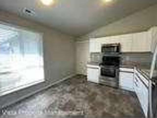 3 bedroom in Puyallup WA 98373