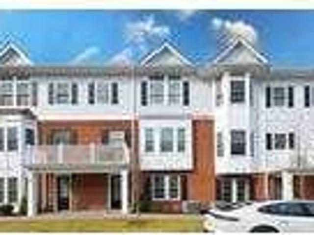 3 bedroom in Roslyn NY 11576