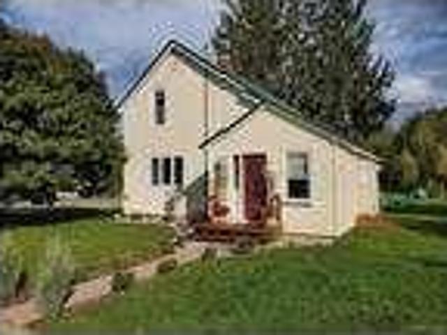 3 bedroom in Republic Michigan 49879