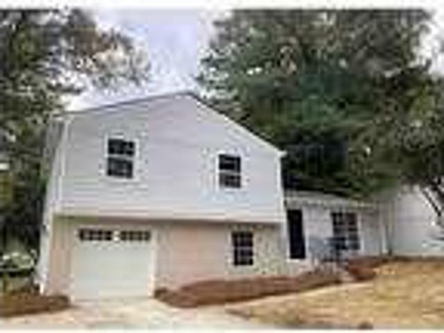 3 bedroom in Riverdale Georgia 30274