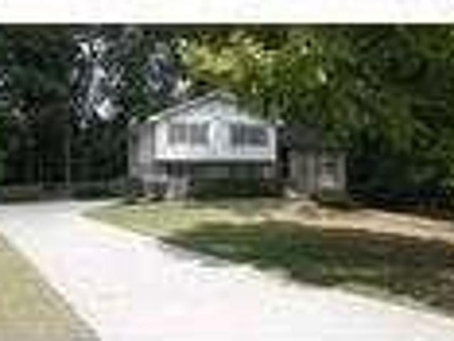 3 bedroom in Riverdale Georgia 30296