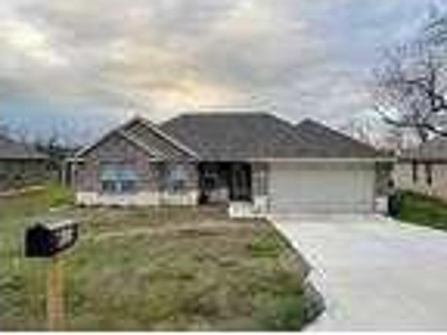 3 bedroom in Runaway Bay TX 76426